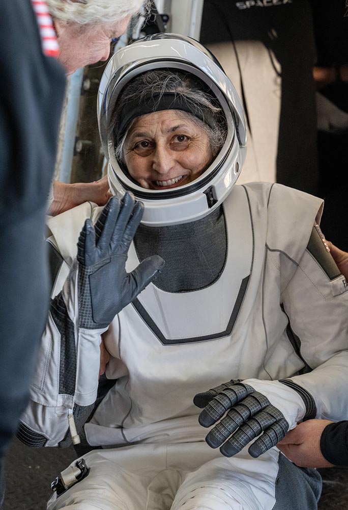 astronauts missing pay